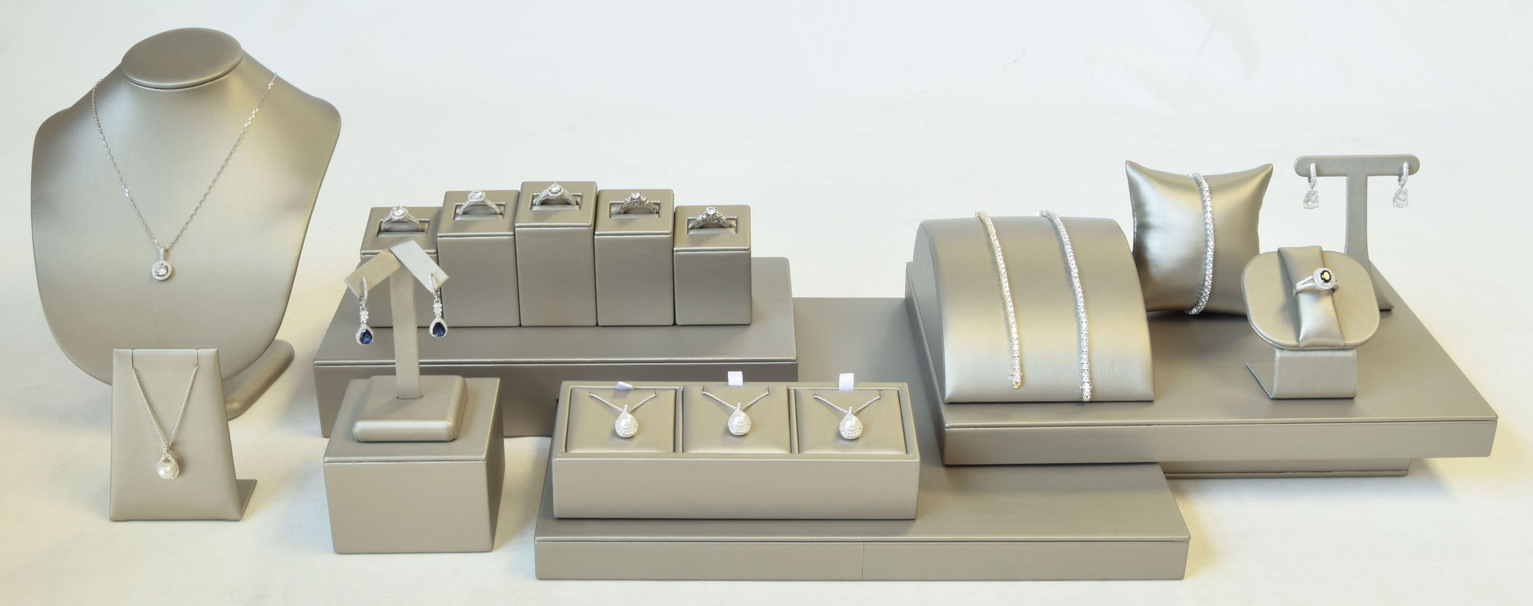 Gunther Mele |Wholesale Jewelry Packaging, Jewelry Display, Shopping Bags